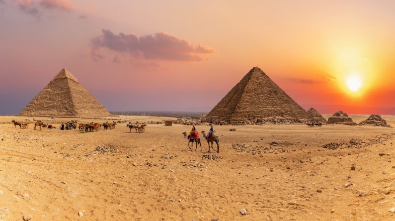 Egypt in April: Warm Weather For a Desert Safari | Bookmundi