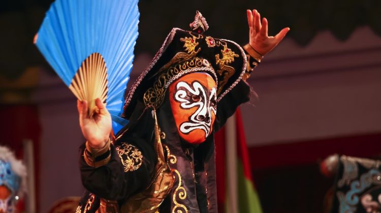 Sichuan Opera & Hot Pot Dinner In Chengdu by Variarts Travel | Bookmundi